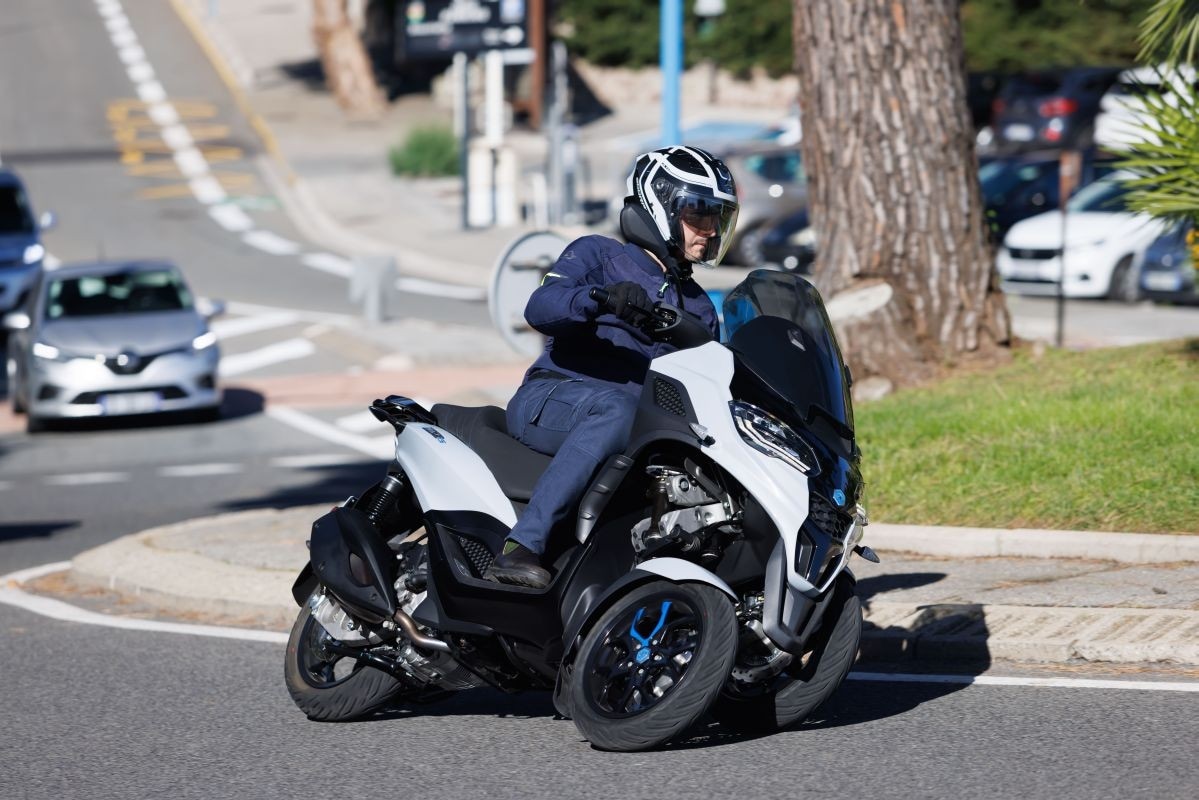 piaggio mp3 310 modello 2025 prova come va - Anteprima, Prova e Foto ...