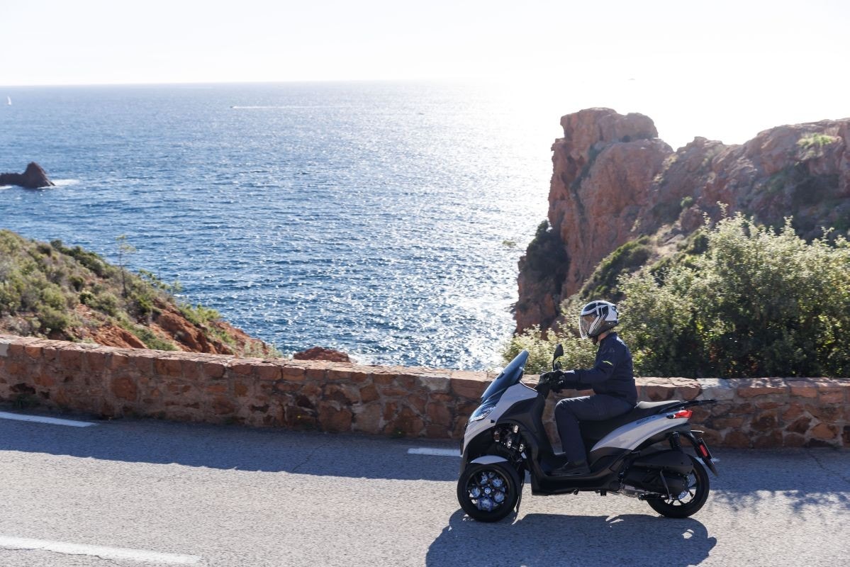piaggio mp3 310 modello 2025 prova come va - Anteprima, Prova e Foto ...