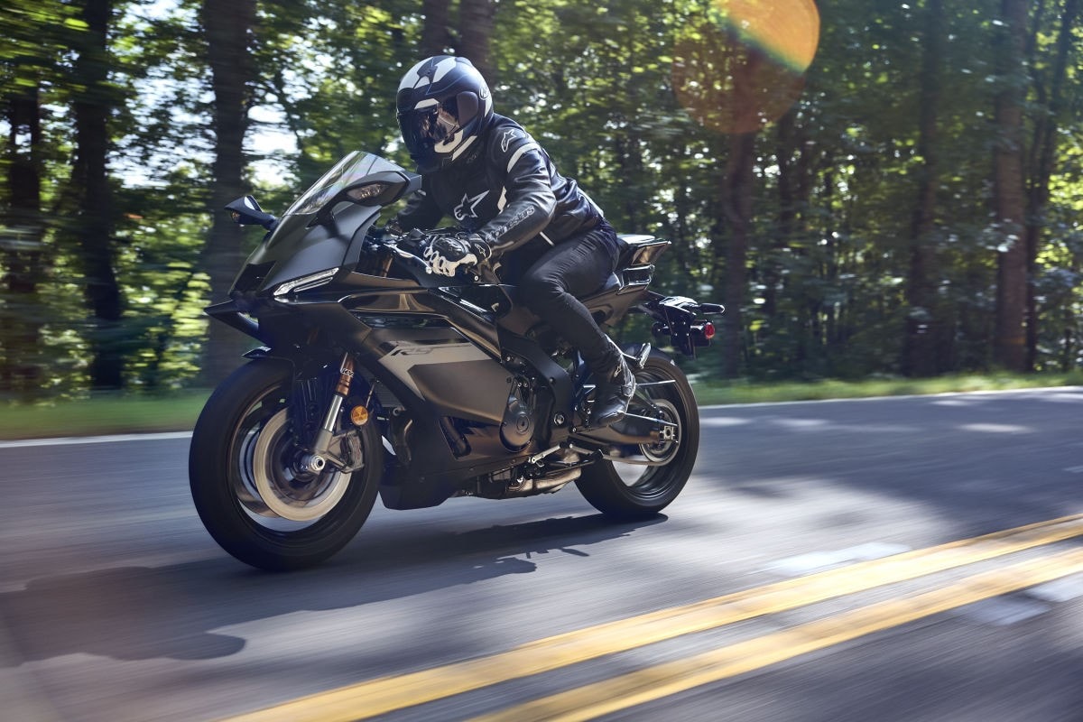 Yamaha R9: la nuova sportiva della Casa giapponese a tre cilindri ...