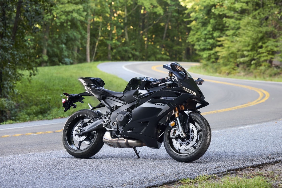 Yamaha R9: la nuova sportiva della Casa giapponese a tre cilindri ...