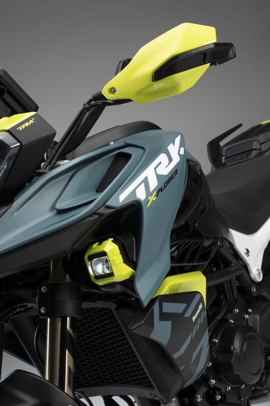 Benelli TRK 902 Xplorer: ecco la maxi adventure della Casa italiana ...