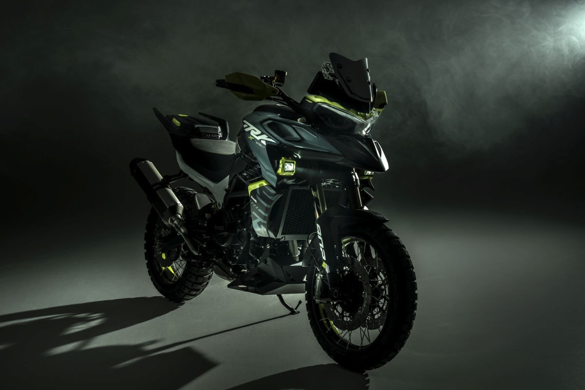 Benelli TRK 902 Xplorer: ecco la maxi adventure della Casa italiana ...