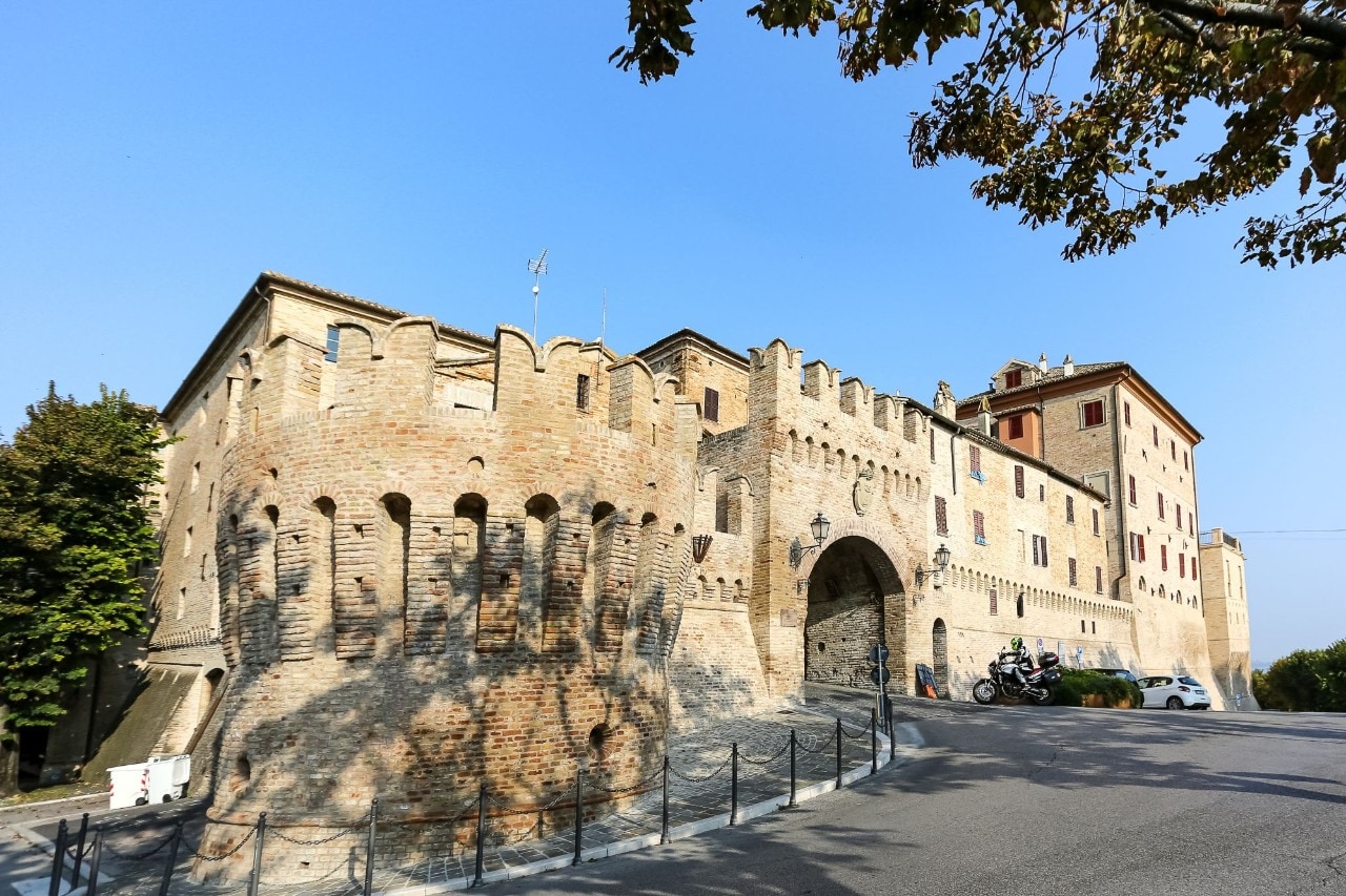 marche Arcevia castelli itinerari in moto | Dueruote