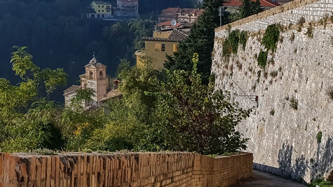 marche Arcevia castelli itinerari in moto | Dueruote