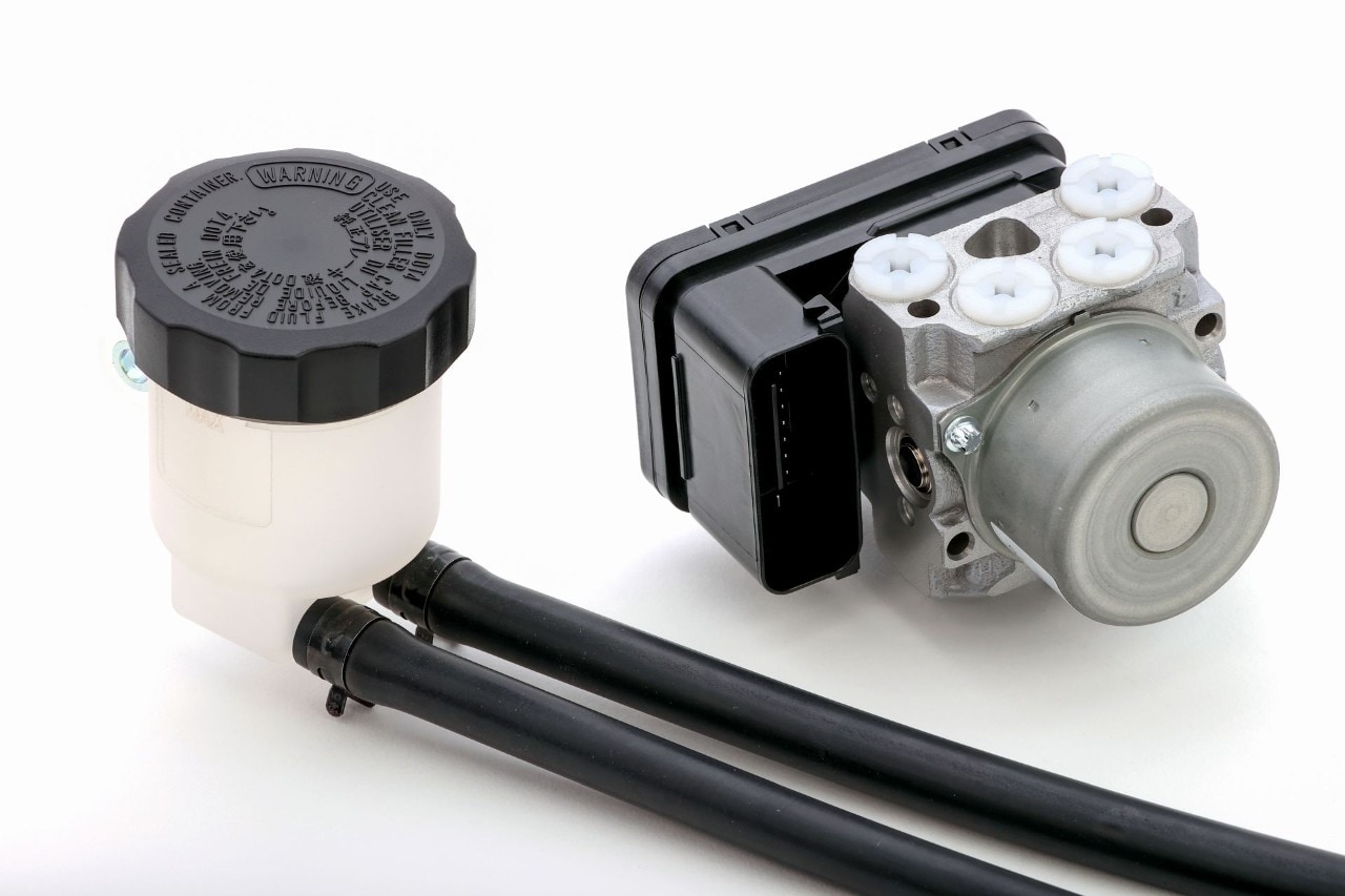 Hitachi Astemo Eicma 2022 frenata automatica | Dueruote