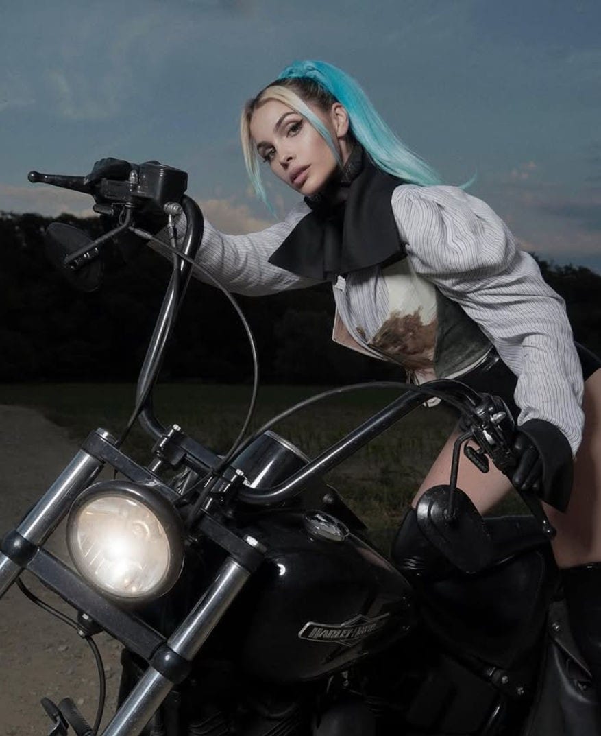 Rose Villain, la cantante motociclista che ha conquistato Sanremo ...