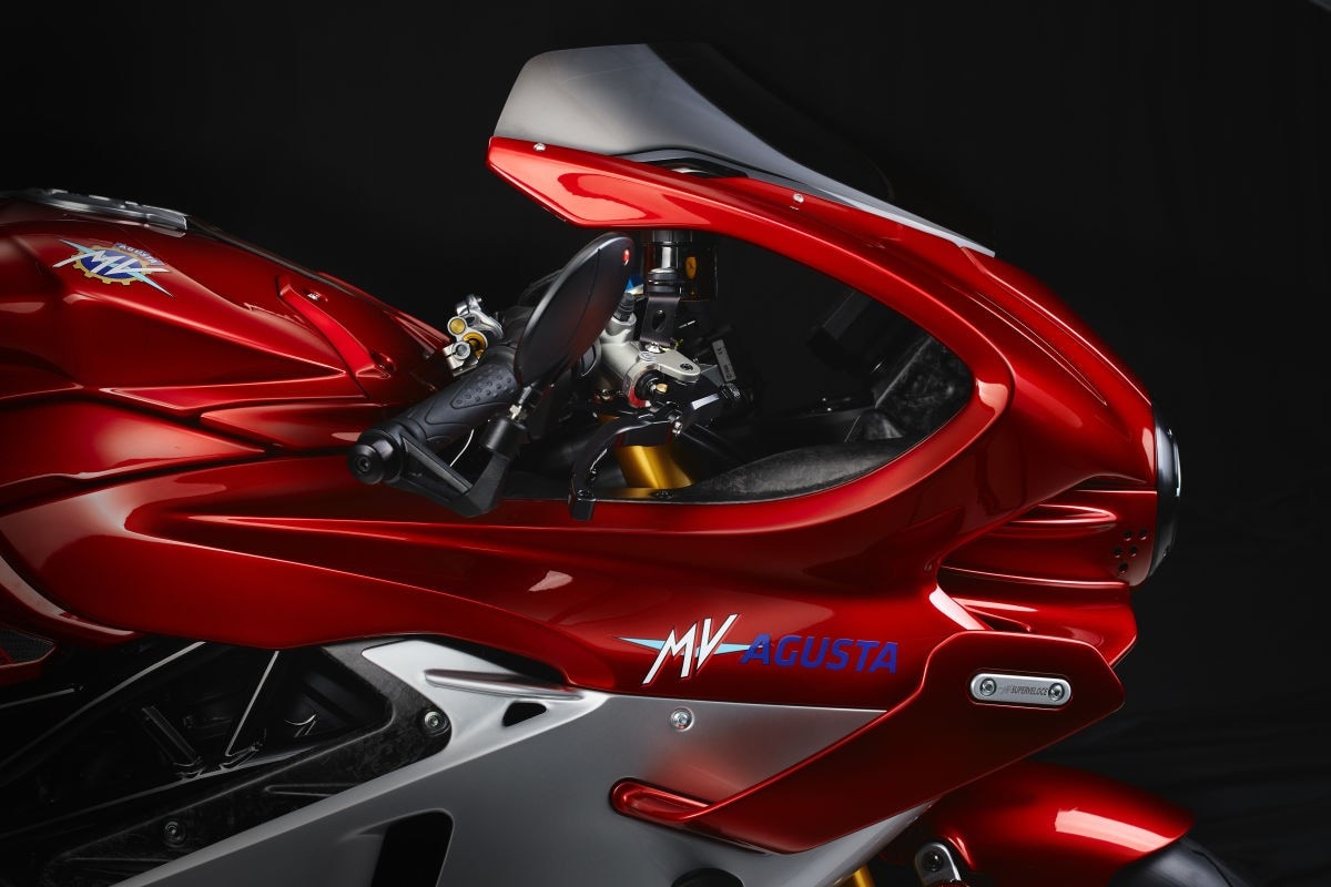 MV Agusta Superveloce 1000 Serie Oro: la moto della svolta +VIDEO+ ...