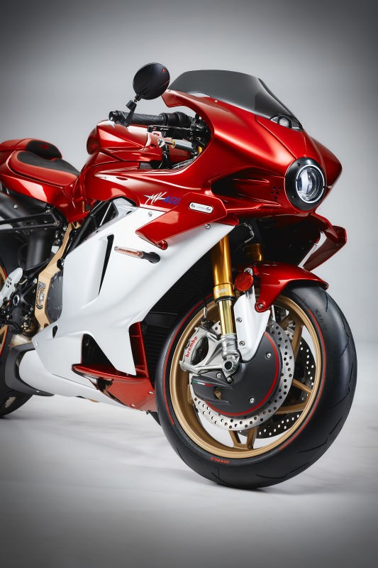 MV Agusta Superveloce 1000 Serie Oro: la moto della svolta +VIDEO+ ...