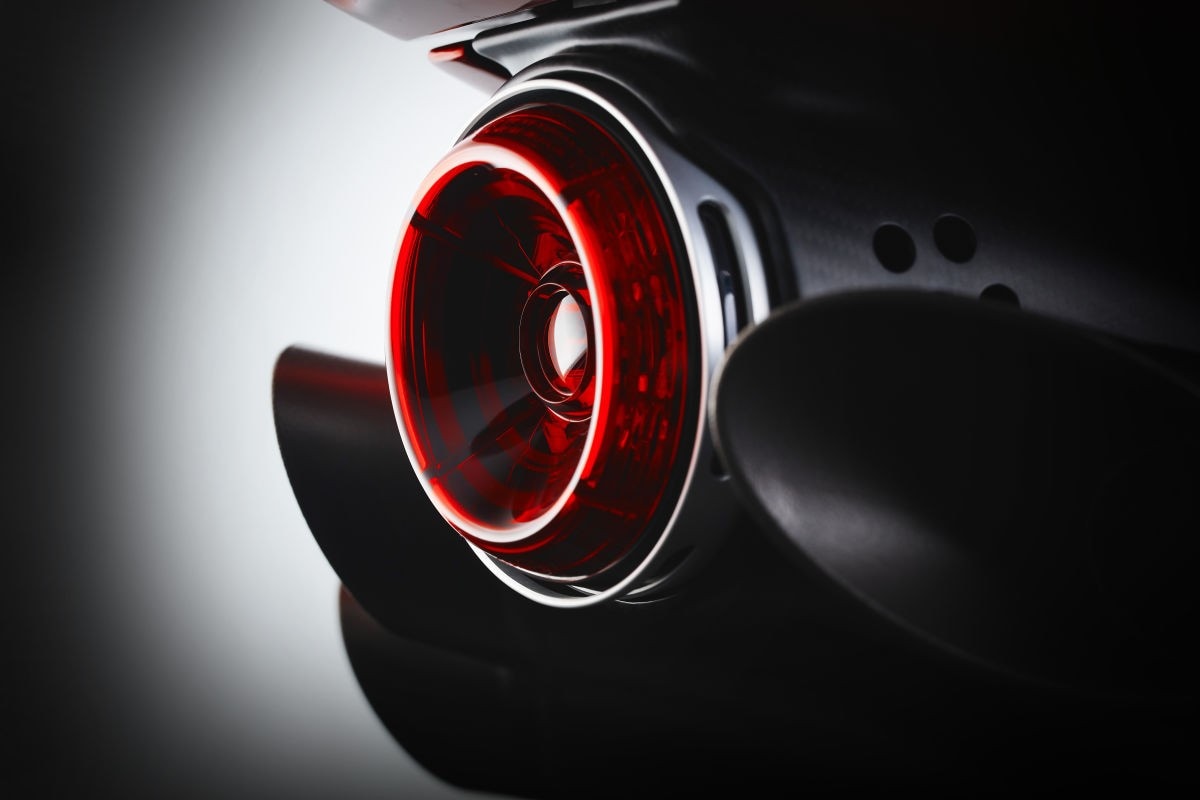 MV Agusta Superveloce 1000 Serie Oro: la moto della svolta +VIDEO+ ...