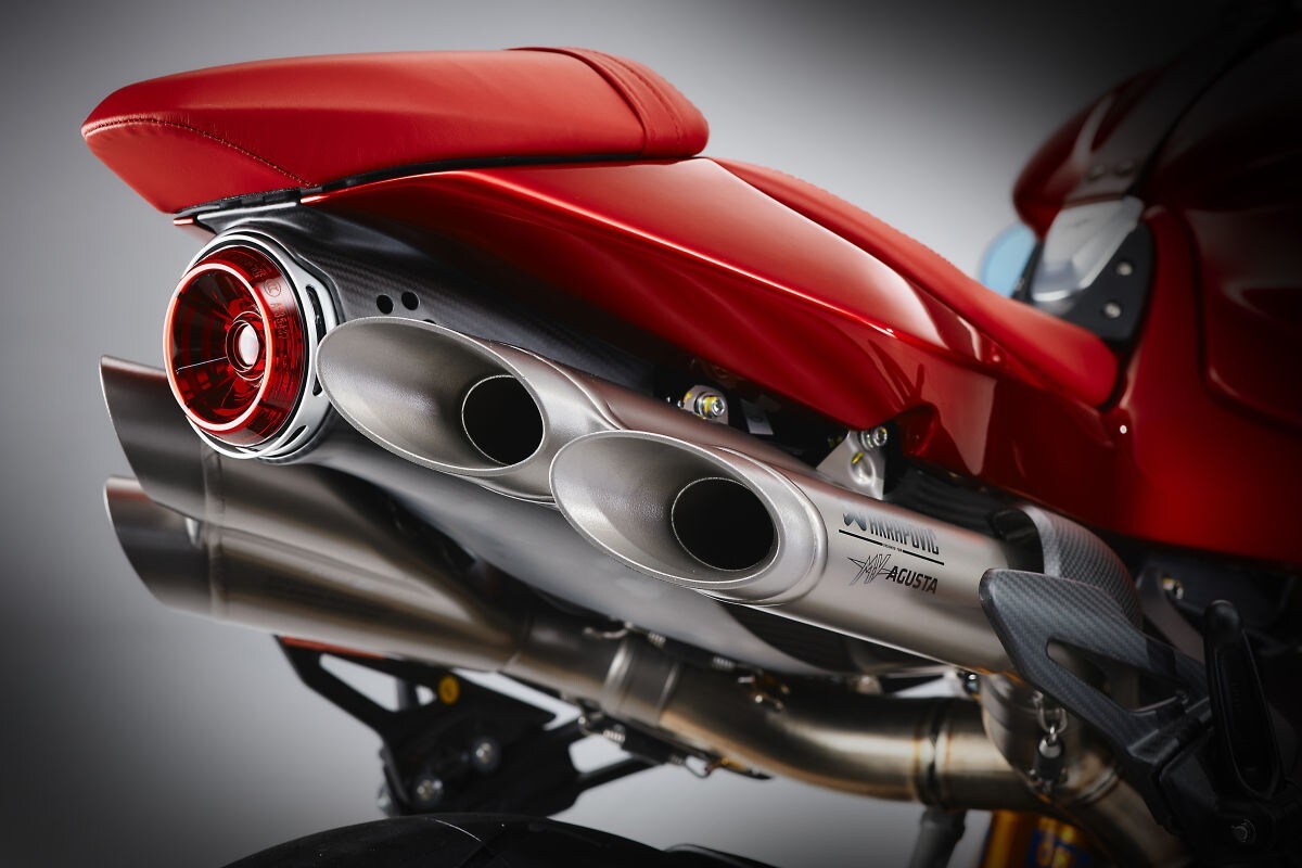 MV Agusta Superveloce 1000 Serie Oro: la moto della svolta +VIDEO+ ...
