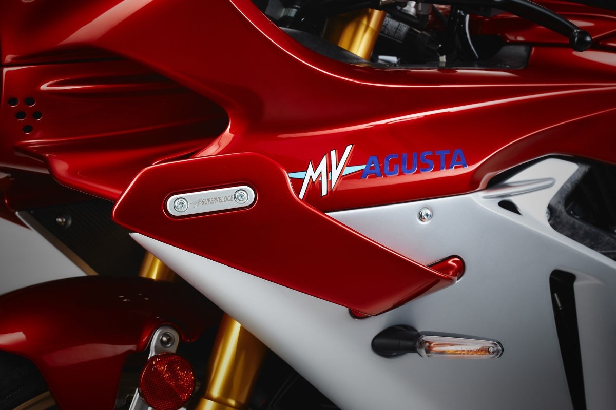 MV Agusta Superveloce 1000 Serie Oro: la moto della svolta +VIDEO+ ...