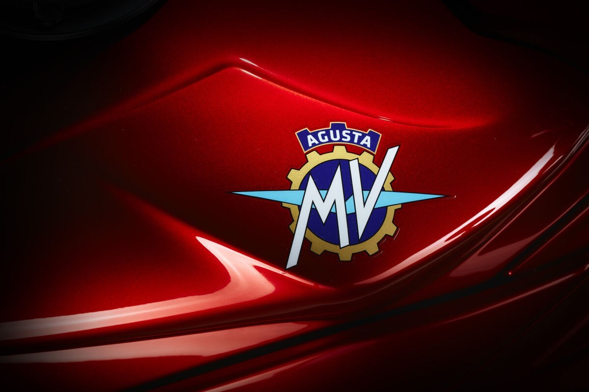 MV Agusta Superveloce 1000 Serie Oro: la moto della svolta +VIDEO+ ...