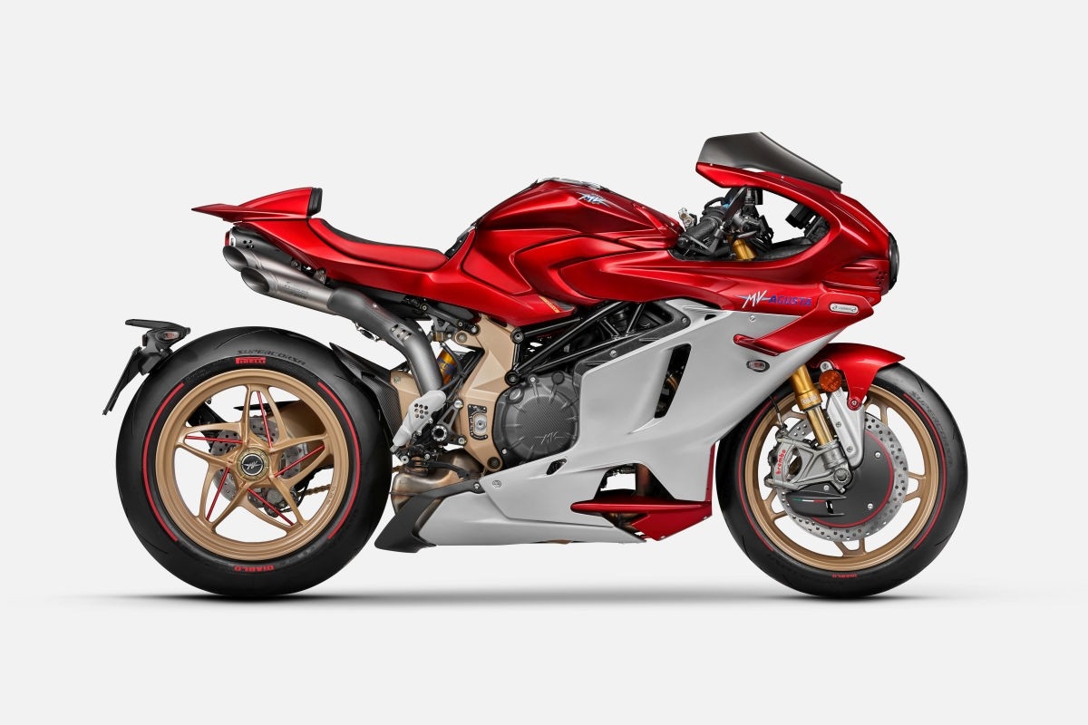 MV Agusta Superveloce 1000 Serie Oro: la moto della svolta +VIDEO+ ...