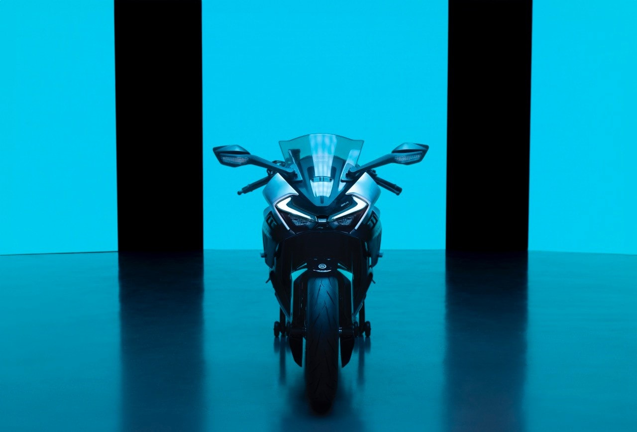 Moto sportiva CFMOTO 675 SR-R, caratteristiche tecniche e prezzo | Dueruote