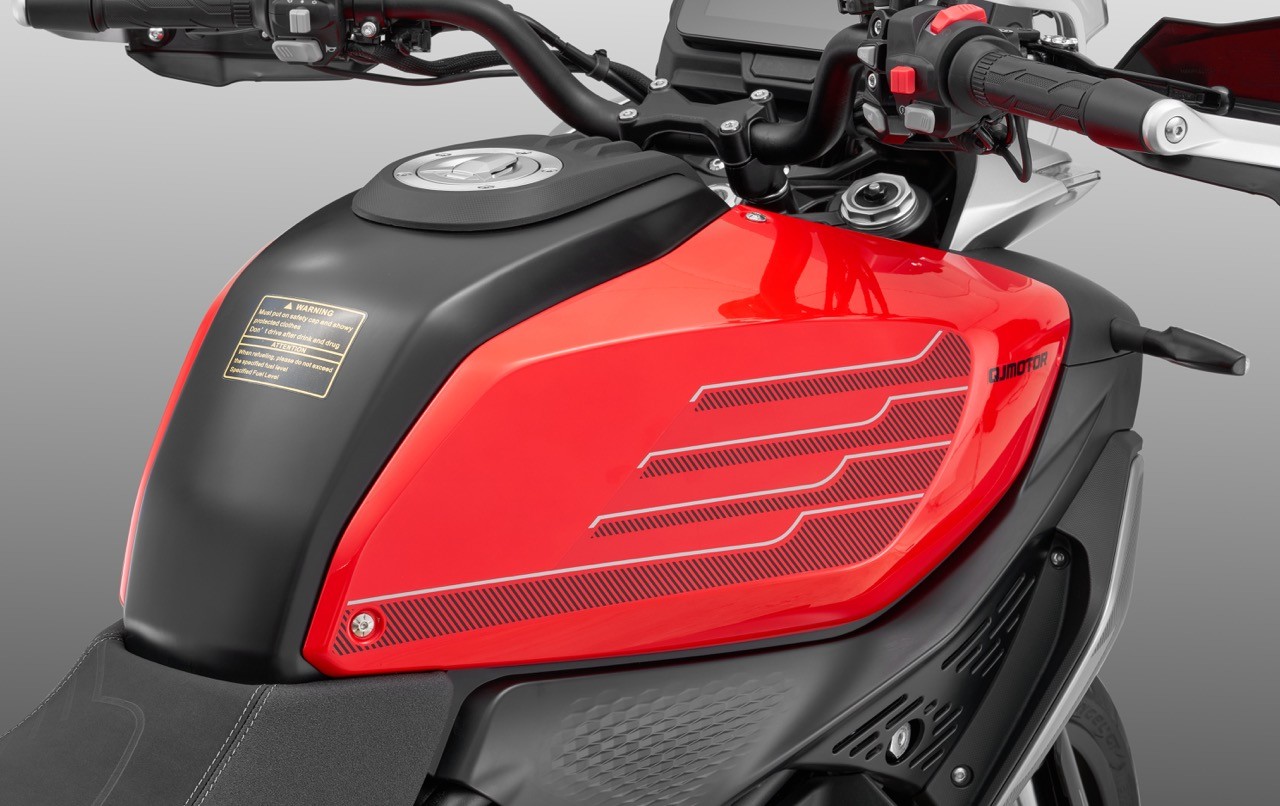 QJ Motor SRT 700 S e SX 2025, dati tecnici e prezzo | Dueruote