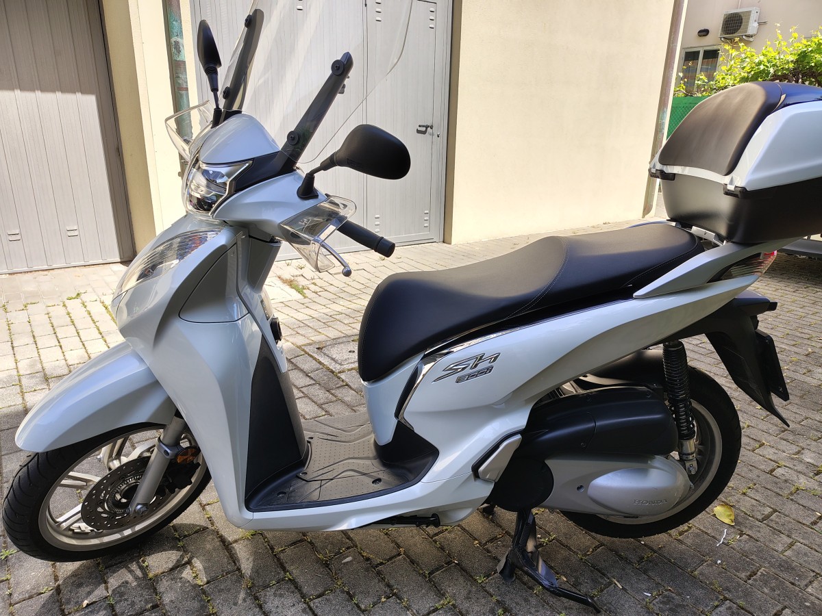 Honda SH300 usato, dati tecnici, caratteristiche e prezzo | Dueruote