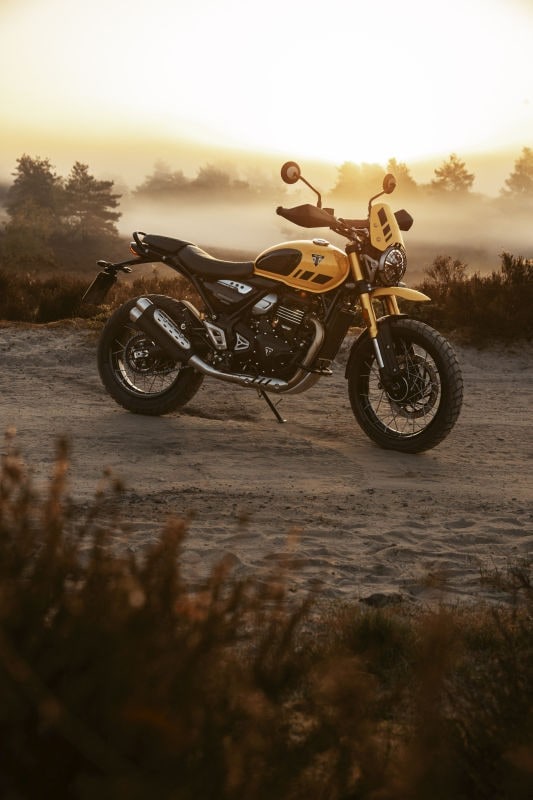 Triumph Scrambler 400 XC 2025: prezzo, scheda tecnica e quando arriva ...