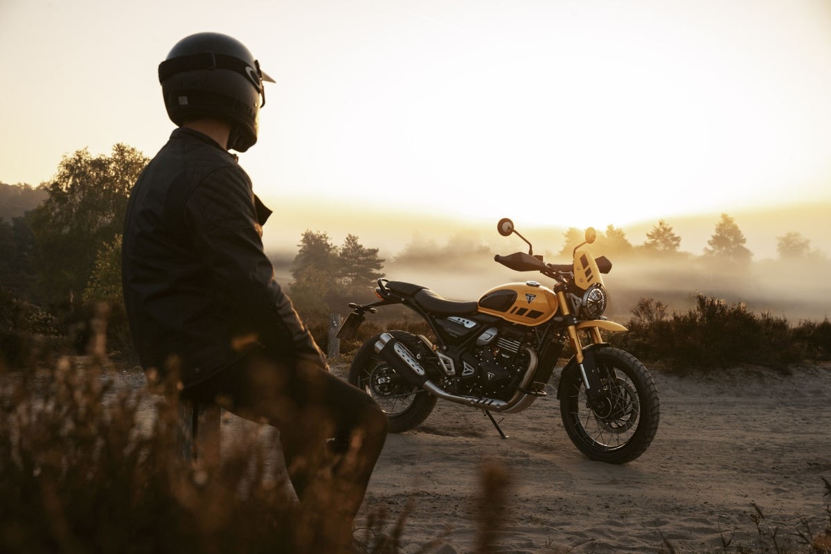 Triumph Scrambler 400 XC 2025: prezzo, scheda tecnica e quando arriva ...