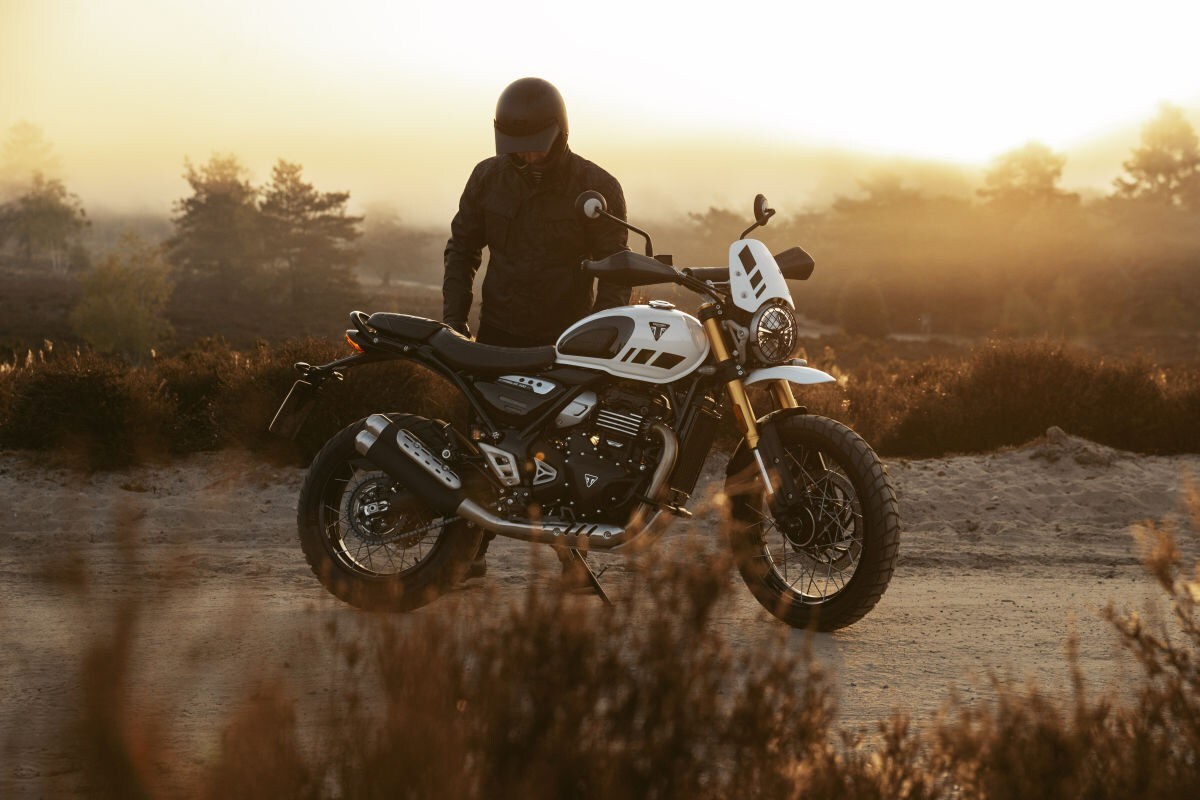 Triumph Scrambler 400 XC 2025: prezzo, scheda tecnica e quando arriva ...