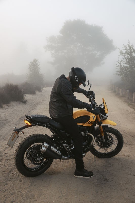 Triumph Scrambler 400 XC 2025: prezzo, scheda tecnica e quando arriva ...