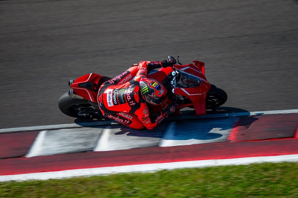 Ducati Panigale V4 R 2026: la superbike stradale da 330 km/h | Dueruote