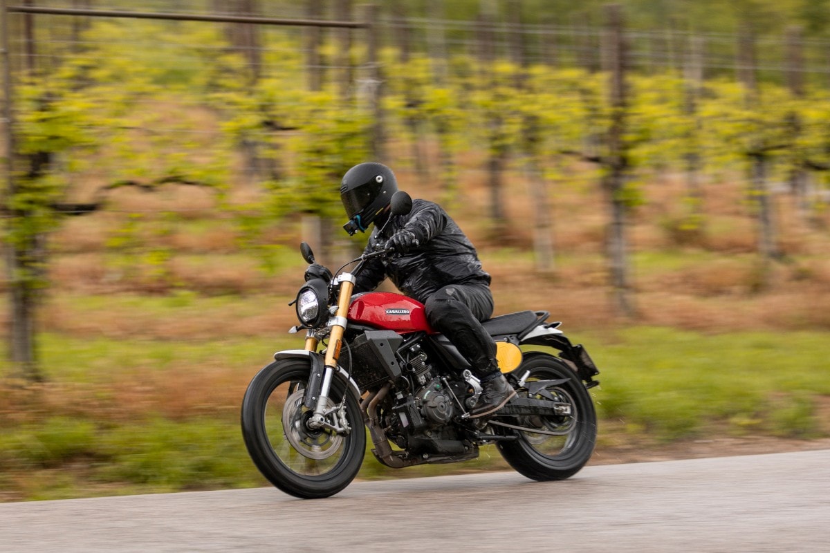 Fantic Motor Caballero 700, la prova. Le caratteristiche, come va, il ...