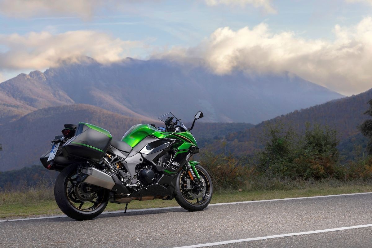 Kawasaki Ninja 1100 SX 2025, come va e quanto costa - Anteprima, Prova ...