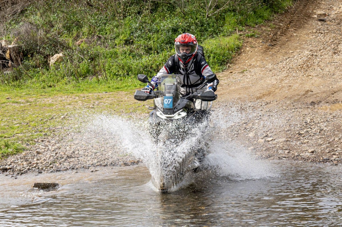 CFMoto 800 MT-X: come va la nuova adventure dual, prezzo ...