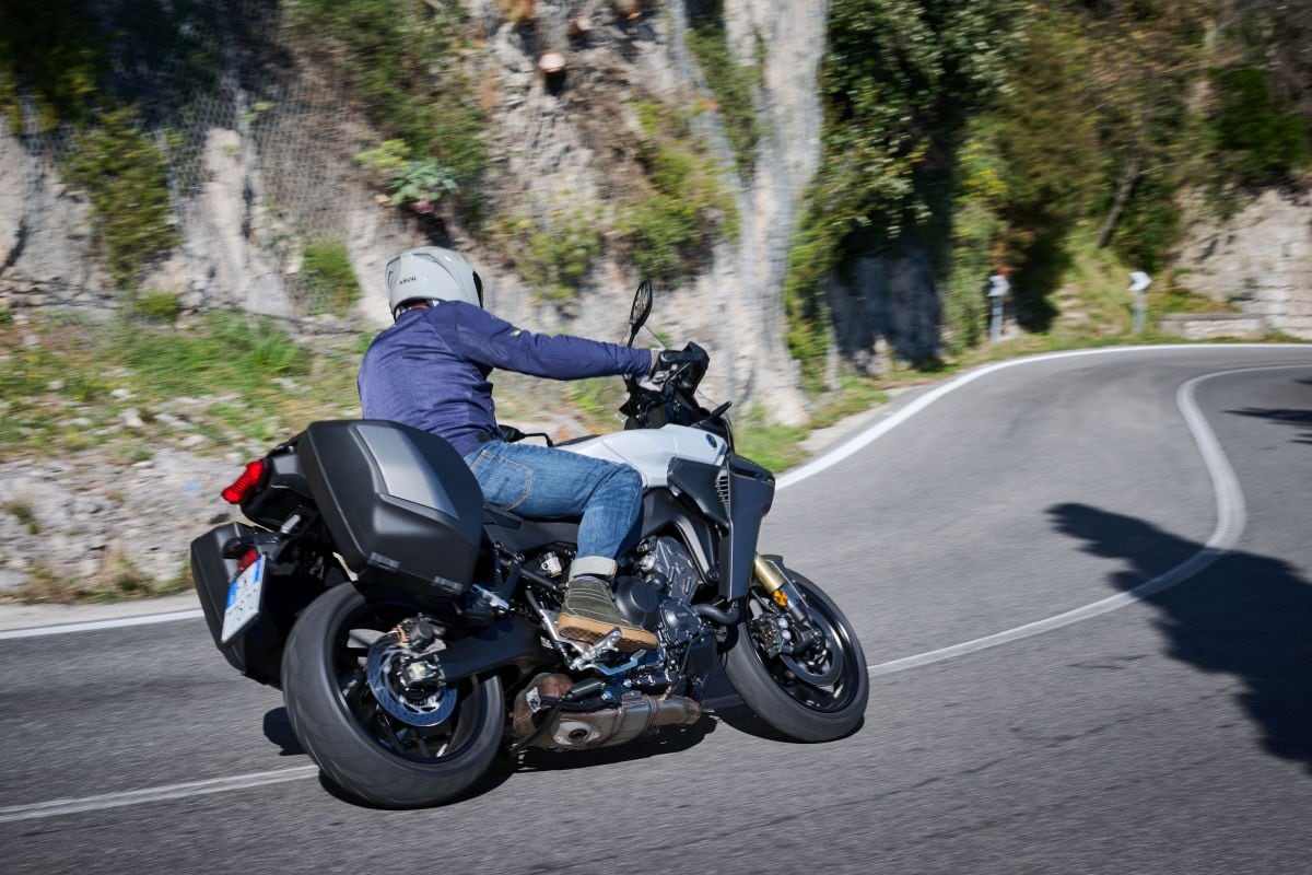 Yamaha Tracer 9 GT: il test del modello 2025, come va, quanto costa ...