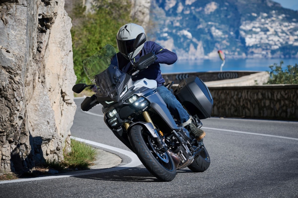 Yamaha Tracer 9 GT: il test del modello 2025, come va, quanto costa ...