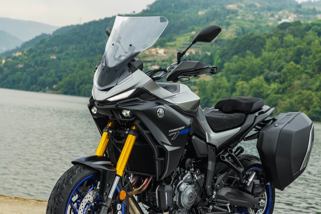 Prova Yamaha Tracer 7 e GT 2025: come vanno, differenze, pregi, difetti ...