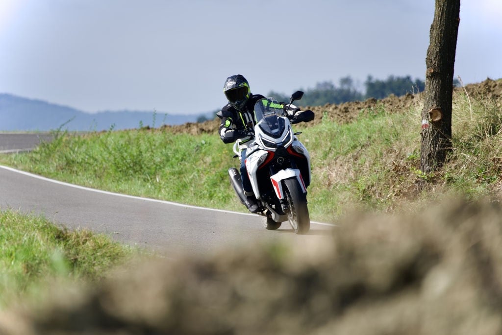 Moto Morini X-Cape 1200 2024: Recensione Completa, Prezzo e ...