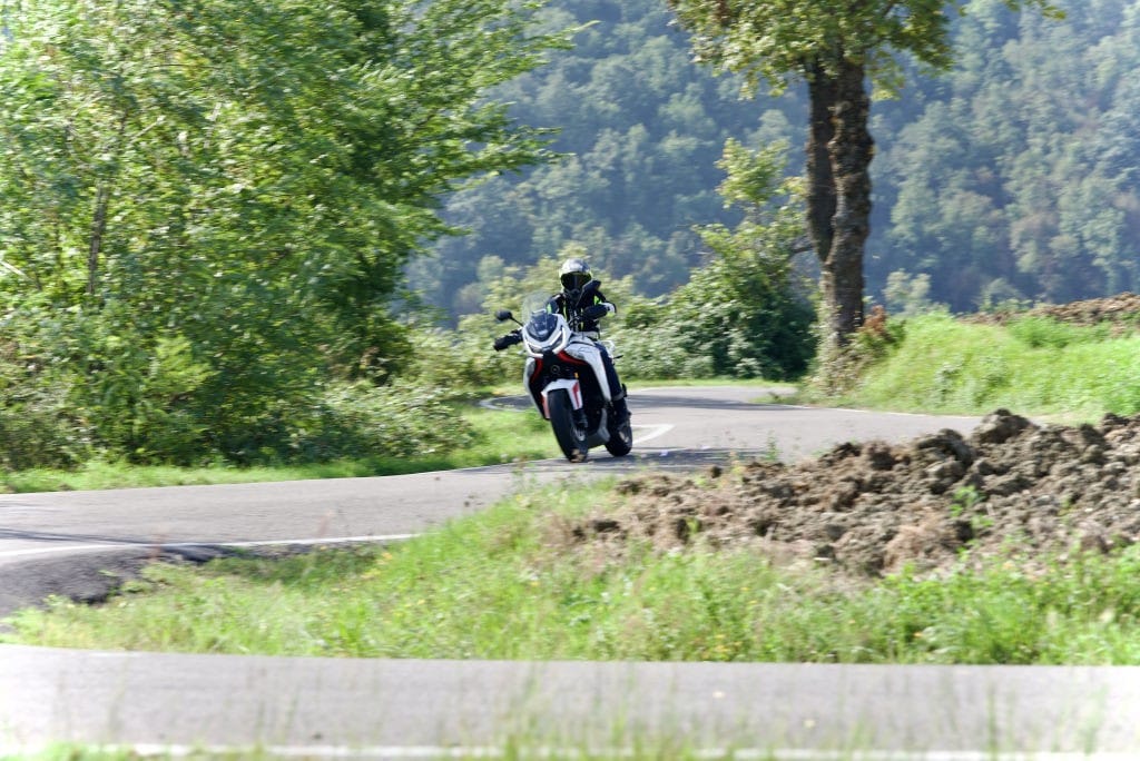 Moto Morini X-Cape 1200 2024: Recensione Completa, Prezzo e ...