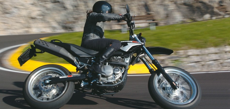 Beta M4 - Prova, Opinioni e Foto | Dueruote