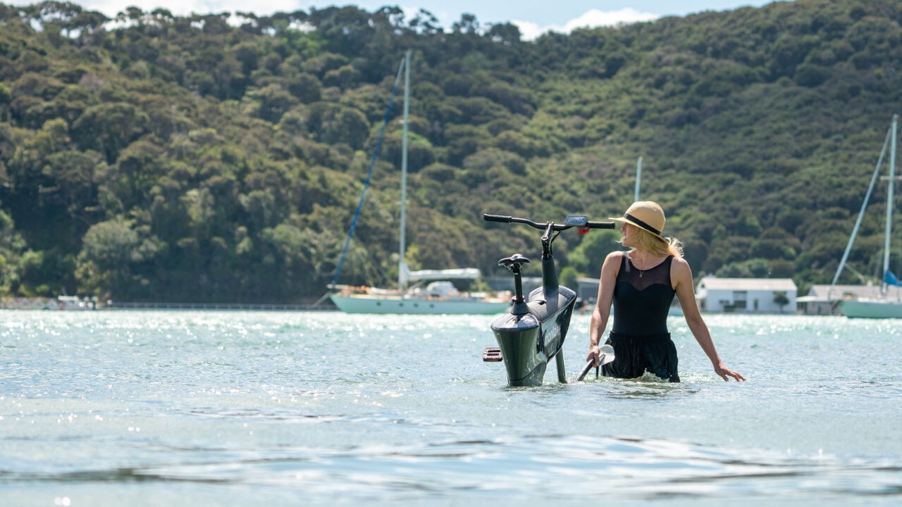 Manta5 Hydrofoiler SL3: l’e-bike per pedalare sull’acqua | Dueruote