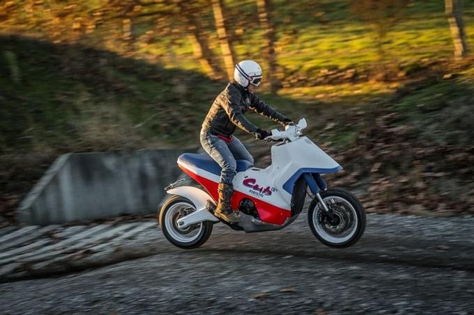 Deus Cub Cubed. La potenza elevata al cubo | Dueruote