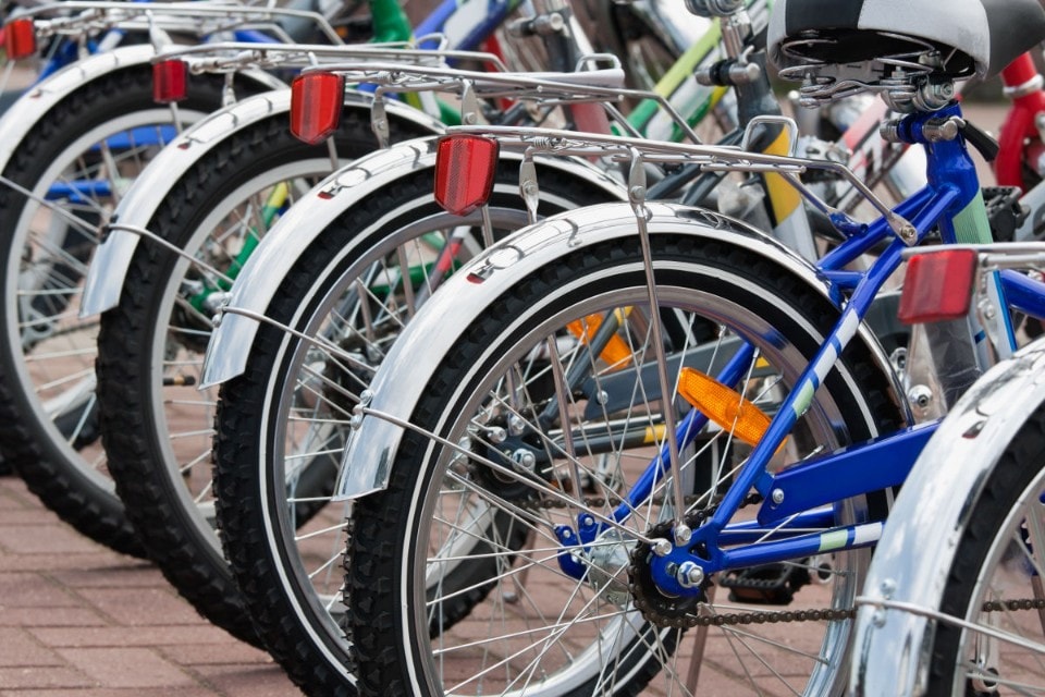 Catadiottri: cosa sono, a cosa servono e come sono fatti | Dueruote ...