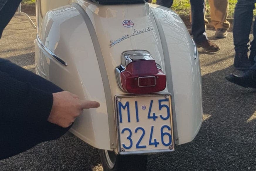 Moto d'epoca: ritornano le targhe originali | Dueruote