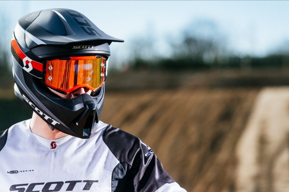 Scott presenta la nuova maschera Fury | Dueruote