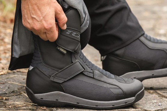 TCX Airwire Gore-Tex Surround | Dueruote