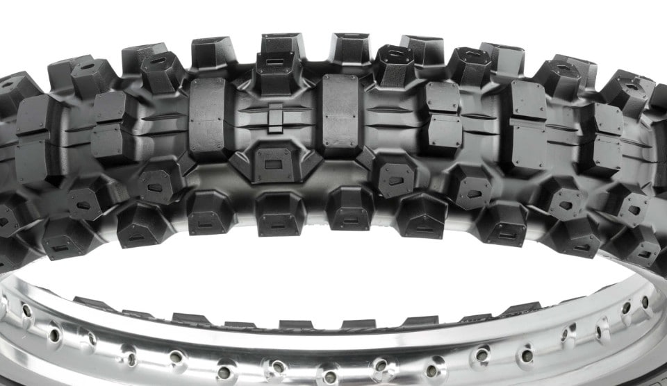 CST Tires presenta i nuovi pneumatici Legion Pro I/H | Dueruote