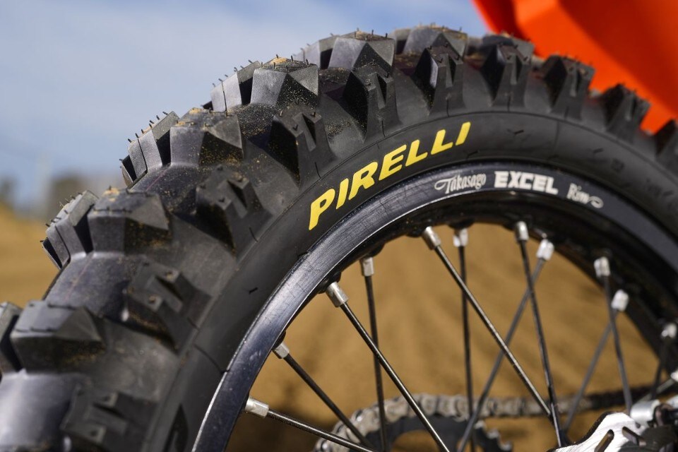 Pirelli Scorpion MX32 Mid Soft subito vincente | Dueruote