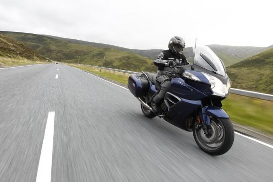 Triumph Trophy 1200 Prezzo, Scheda tecnica e Foto | Dueruote