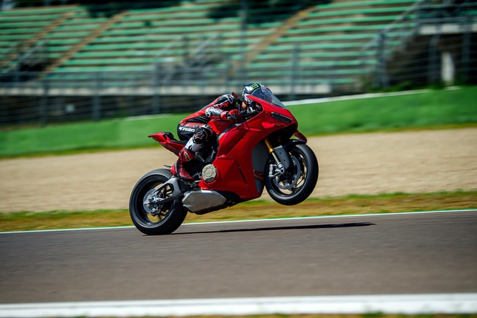 Ducati Panigale V4 e V4S modello 2025: i prezzi | Dueruote