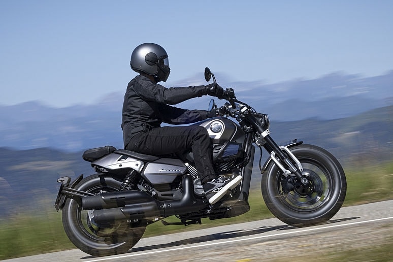 Benelli Leoncino Bobber 400: debutta sul mercato la power cruiser di ...