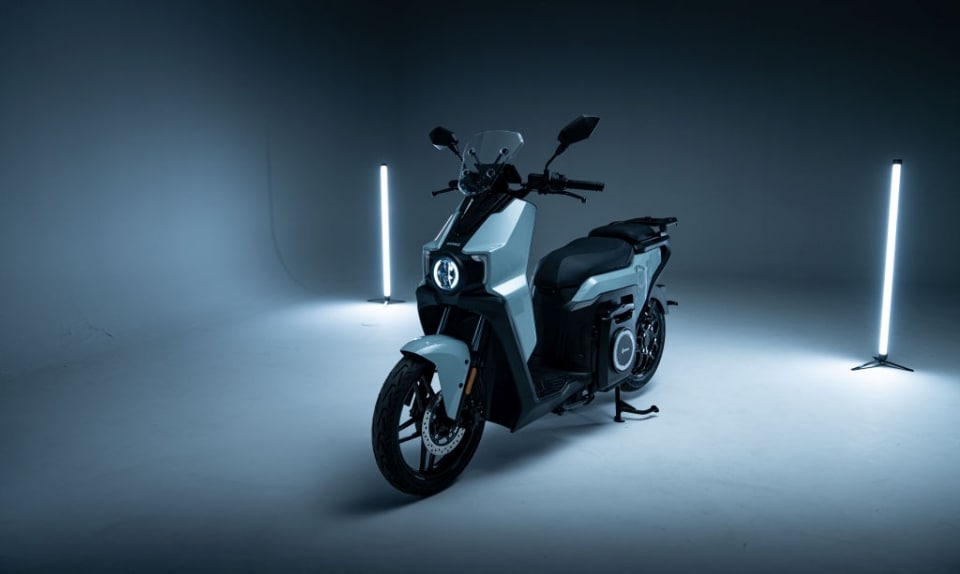 Silence S02 sbarca in Italia: scooter elettrico da 2.204 euro con ...