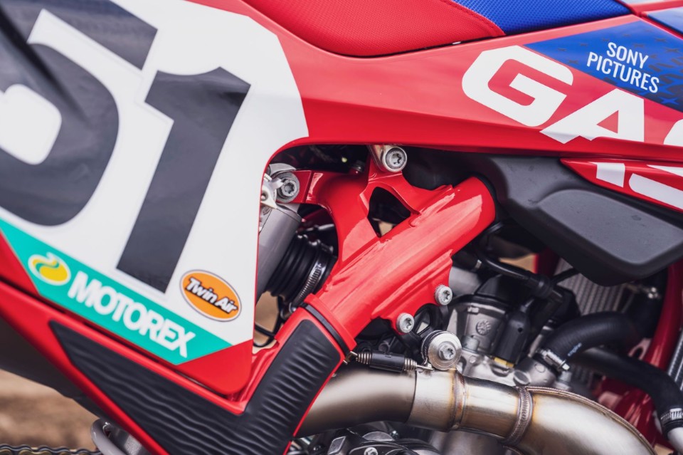 GASGAS presenta le MC 250F e MC 450F Factory Edition 2024 | Dueruote
