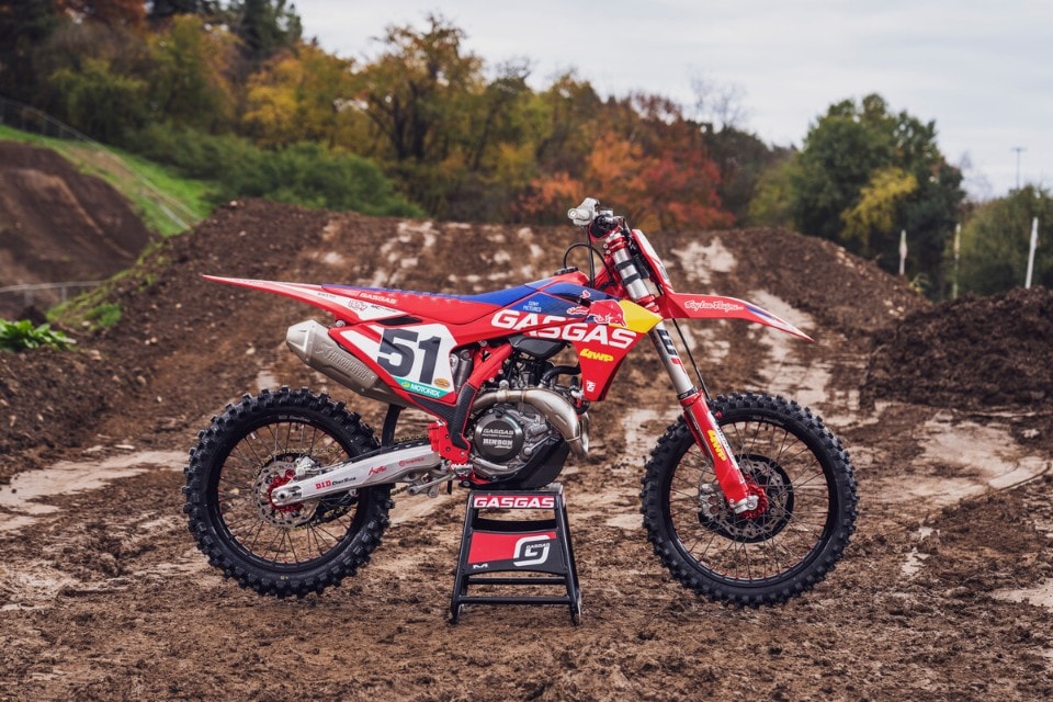 GASGAS presenta le MC 250F e MC 450F Factory Edition 2024 | Dueruote