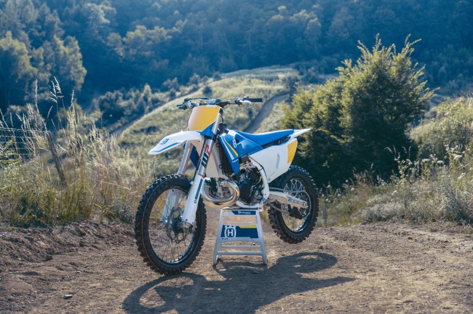 Husqvarna presenta la gamma 2025 “limited edition” Heritage | Dueruote