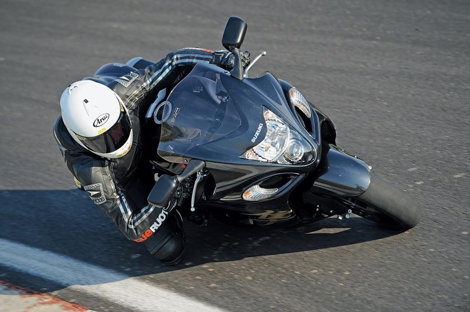 Suzuki GSX B-King 1300 BK Prezzo, Scheda tecnica e Foto - Dueruote